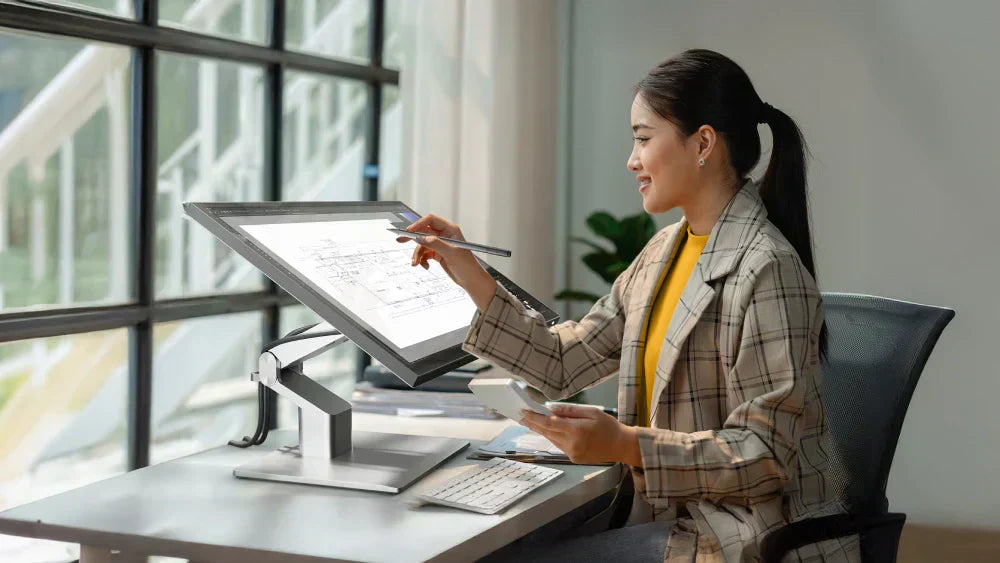 Alogic Clarity Touch Monitor for Efficient Digital Architecture ...